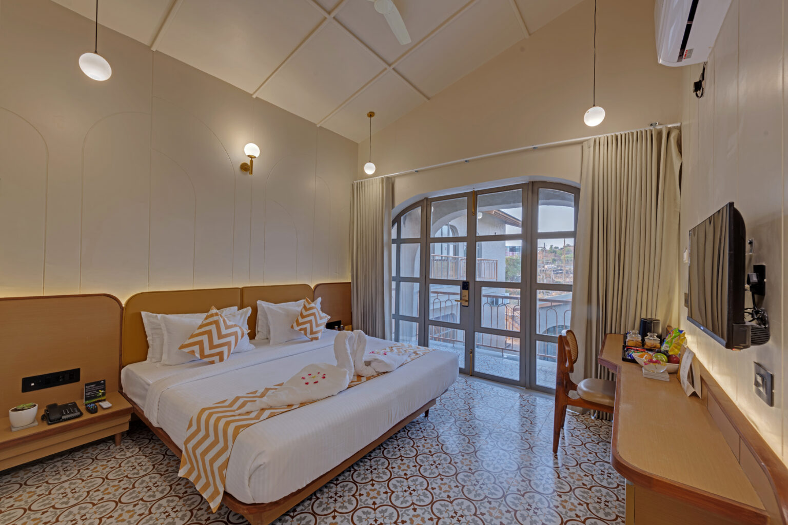 Villa Euphoria – Statue of Unity